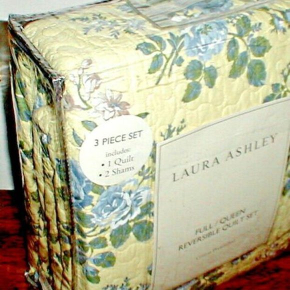 Laura Ashley | Bedding | Laura Ashley Linley Floral Fullqueen 3 Pc ...